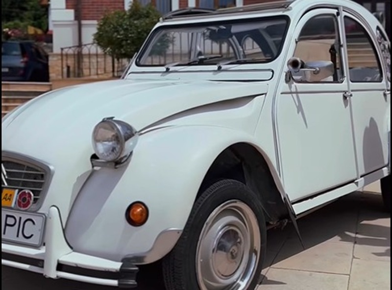 Paradă și raliu cu mașini de epocă la Piatra-Neamț (program Moldova ...